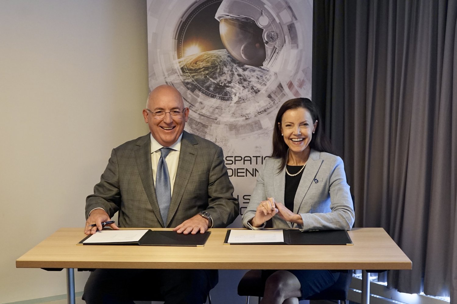 Axiom Space Signs MOU with Canadian Space Agency to Advance the Space ...
